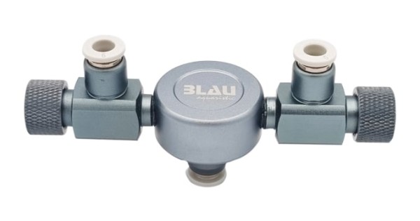Blau 1 to 2 outlet adapter